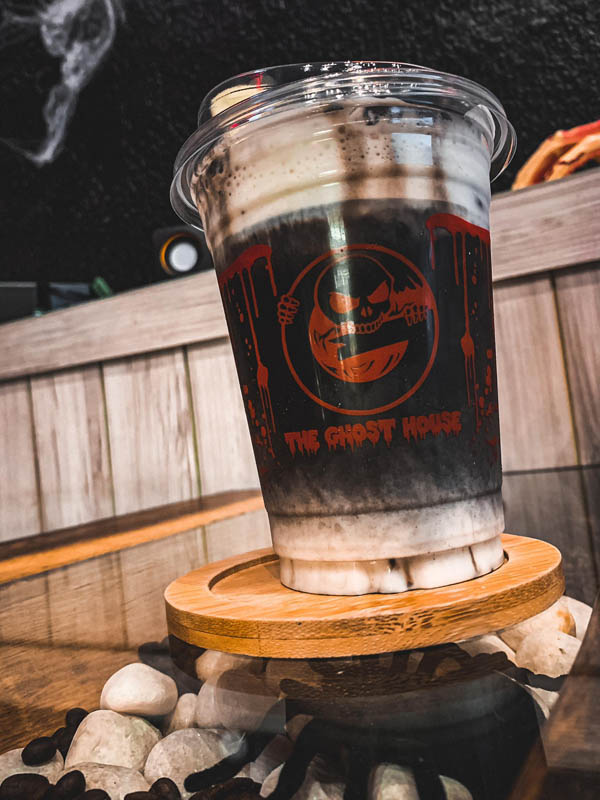 The Ghost House (เดอะโกสต์เฮาส์) จิบแฟฟังผี : MiX Magazine Thailand